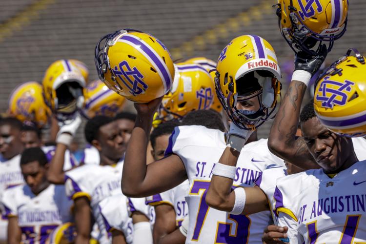 Early touchdowns decide outcome between St. Augustine and Holy Cross ...