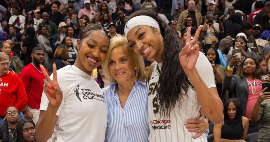 Angel Reese, Kim Mulkey share moment. Here's what they said. | LSU ...