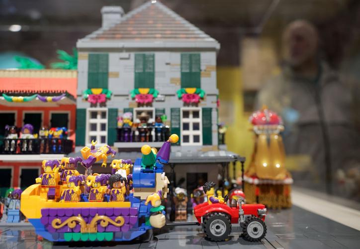 LEGO Mardi Gras parade model built at New Orleans Presbytère ...