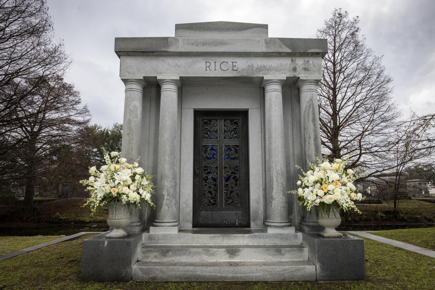 Vampire novelist Anne Rice is laid to rest in New Orleans | News | nola.com