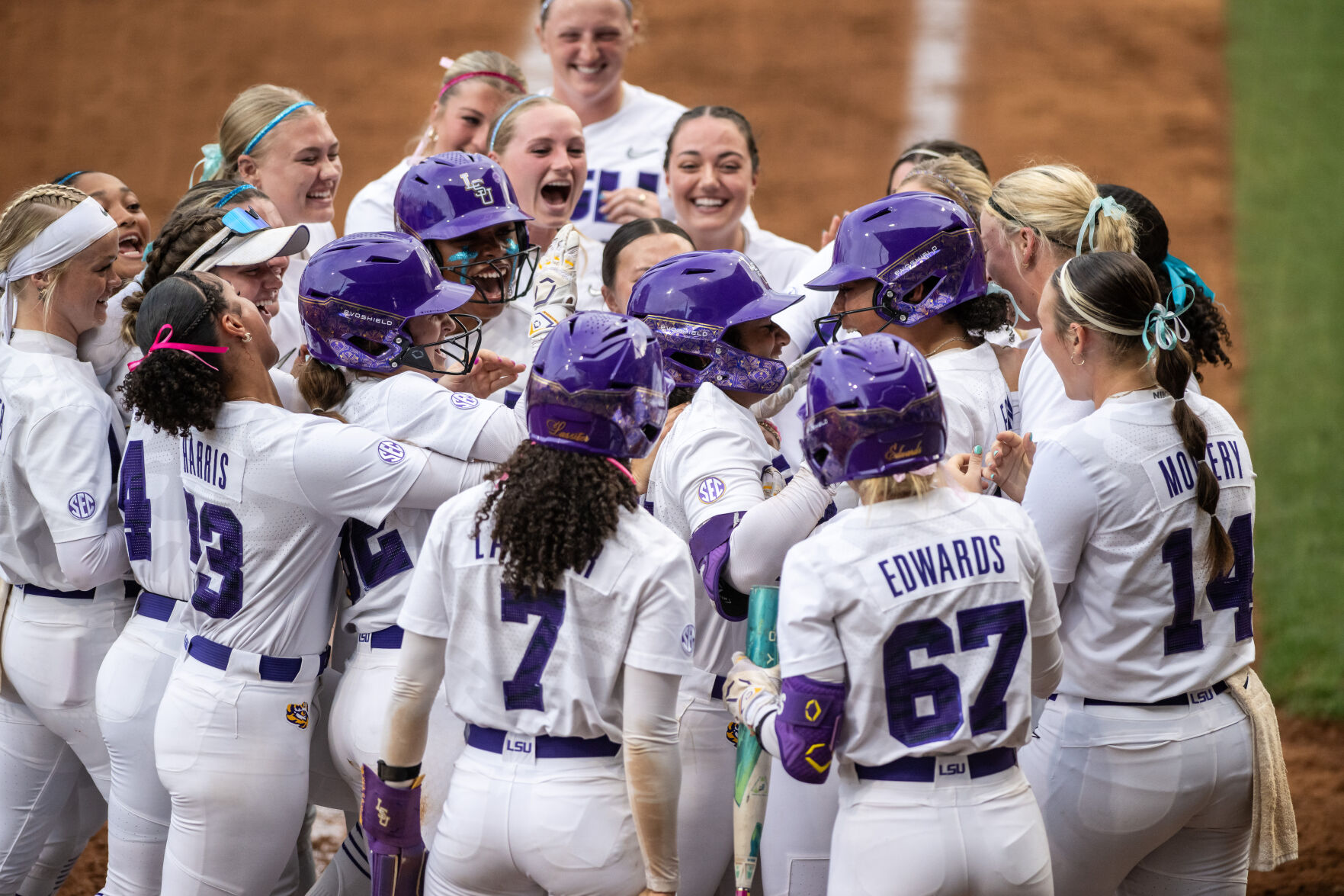 LSU softball stymies Arizona, one of nation's best offenses | LSU ...