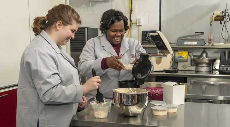 $25K! UHC culinology student and single mom wins scholarship from ...
