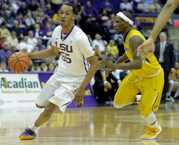 Les Miles dishes on Cuba, Tigers fall to Tulane: LSU week in review ...