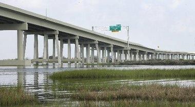 New cash-charge machines on LA 1 toll bridge in service Saturday ...