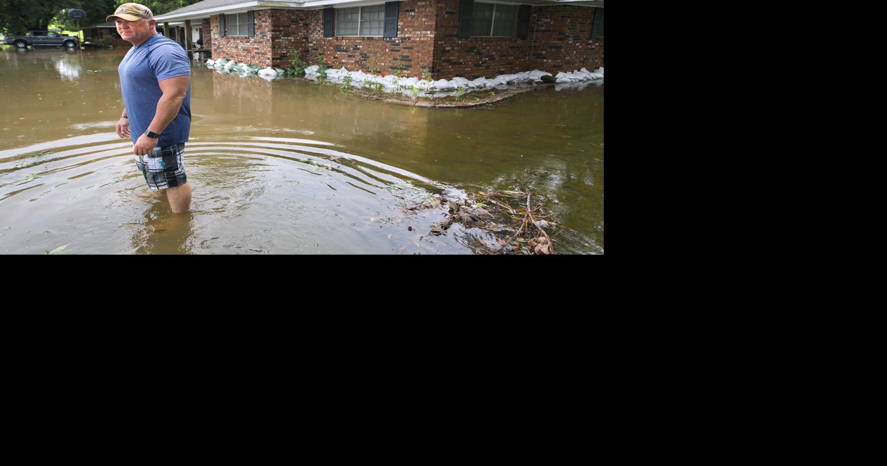 Delayed rain bands from Hurricane Barry drop heavy rain on Pointe ...
