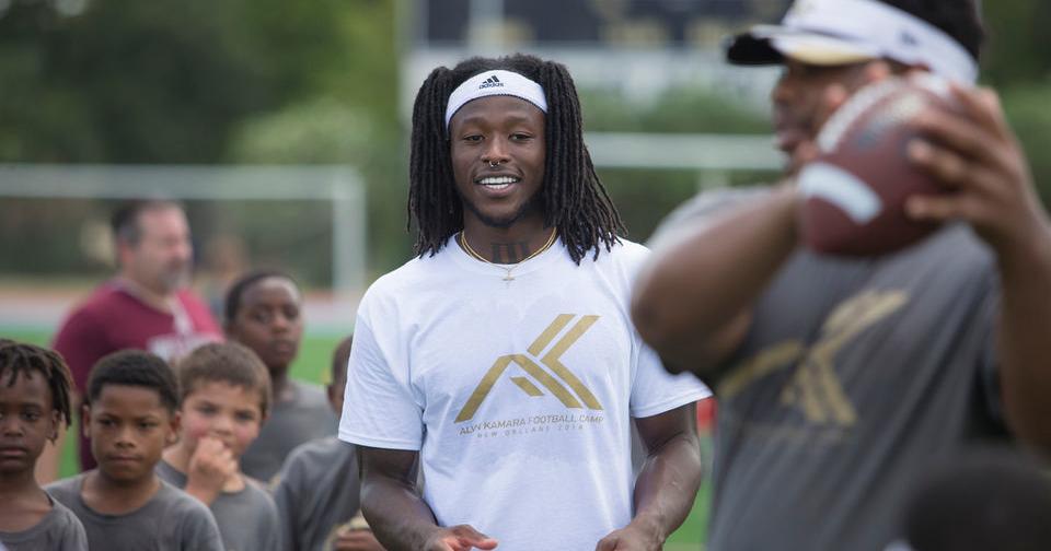 Alvin Kamara puts kids to work at first New Orleans football camp ...