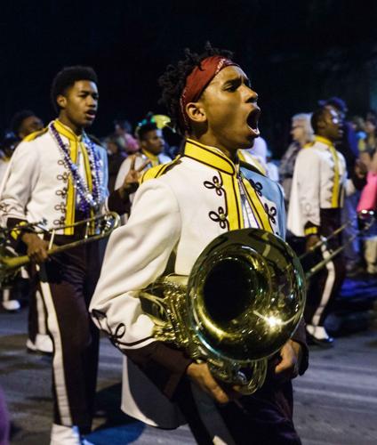 Photos: What a night for Muses! See famous shoes, more from big parade ...