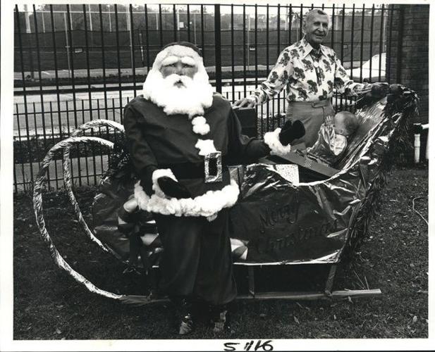 Historic Centanni home, once site of lavish Christmas displays, hits ...