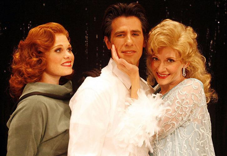 As Sally Bowles in 'Cabaret,' Katie Howe tries to show again why she's ...