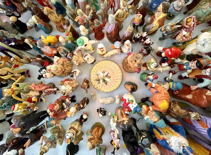 1,000-piece nativity scene includes Marge Simpson, The 3 Stooges and ...