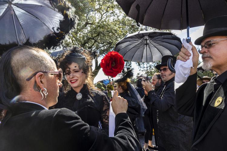 Anne Rice memorial second-line parade draws hundreds of vampire-loving ...