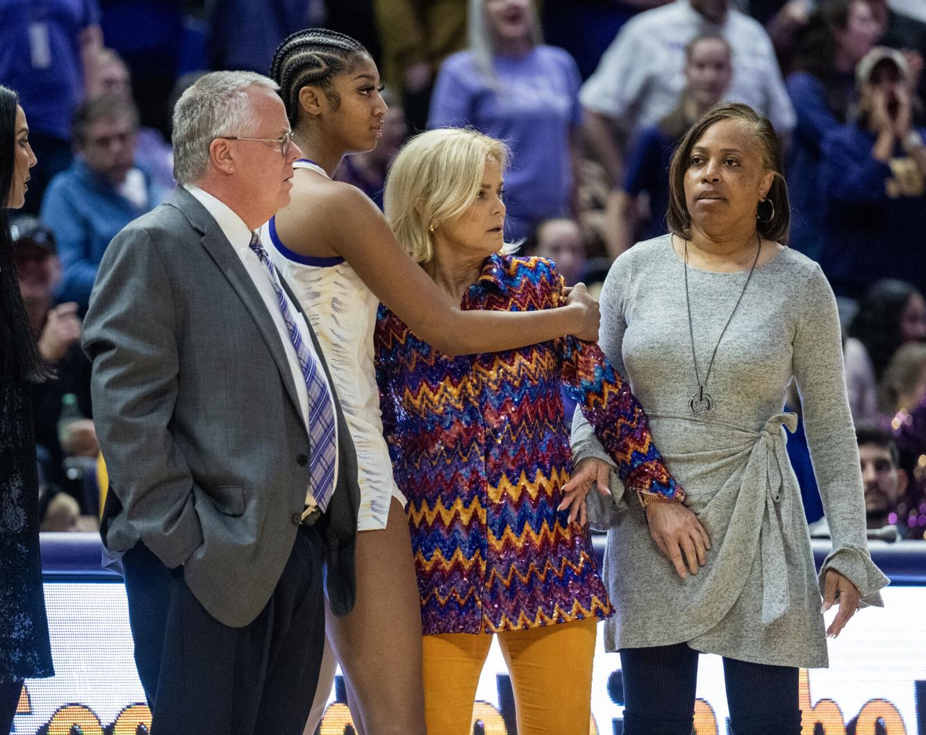 LSU coach Kim Mulkey ejected late in game with NW State | LSU | nola.com