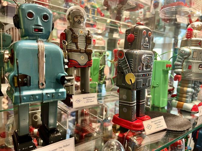 Louisiana's Kevin Hardy collects antique tin toy robots | Entertainment ...