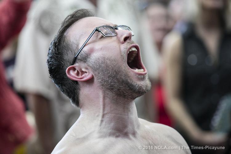 Stella!! yelling contest in the French Quarter: Photo gallery ...