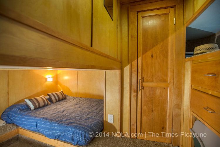 At home on the water: architect Don Helgeson renovates a houseboat and ...