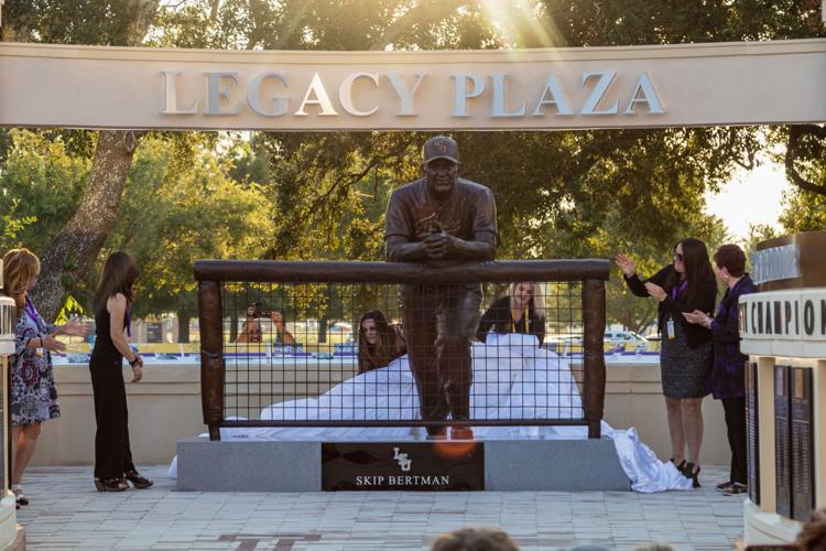 Meet Brian Hanlon, the man who sculpted Seimone Augustus' statue — and ...
