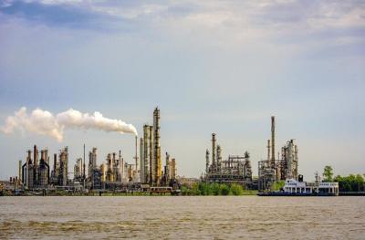 Fire breaks out at Chalmette oil refinery | News | nola.com