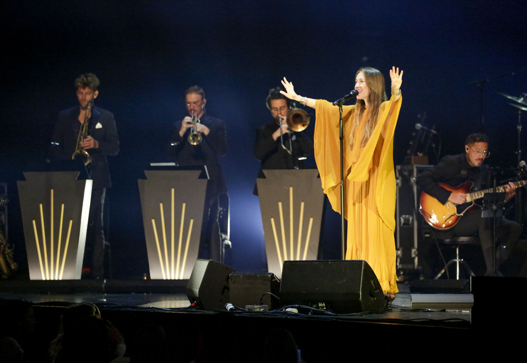 Lauren Daigle worked hard to connect at Christmas show | Keith Spera ...