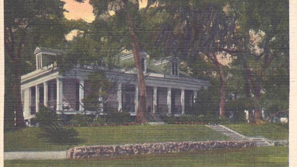 Did Jean Lafitte live in this haunted Mississippi mansion ...