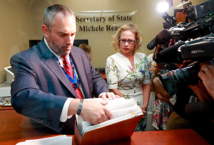 Women run for Senate in record numbers, but gains expected to be slim ...