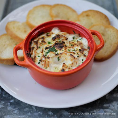 Station 6, a refined Bucktown seafood place, earns 3 beans: restaurant ...