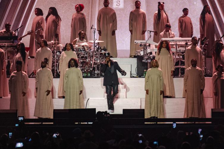 Usher, Charlie Wilson topped Saturday at 2024 Essence Fest | Louisiana ...