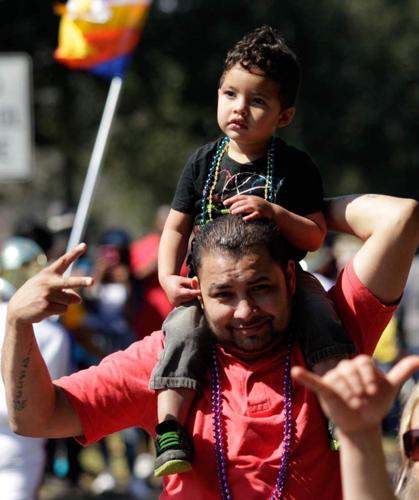 Photos: Perfect weather, lots of smiles for NOMTOC parade in Algiers ...