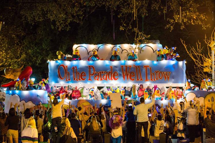 Photos: What a night for Muses! See famous shoes, more from big parade ...