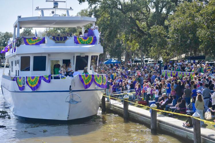Krewe of Tchefuncte rolls on the river for Carnival 2024 | | nola.com