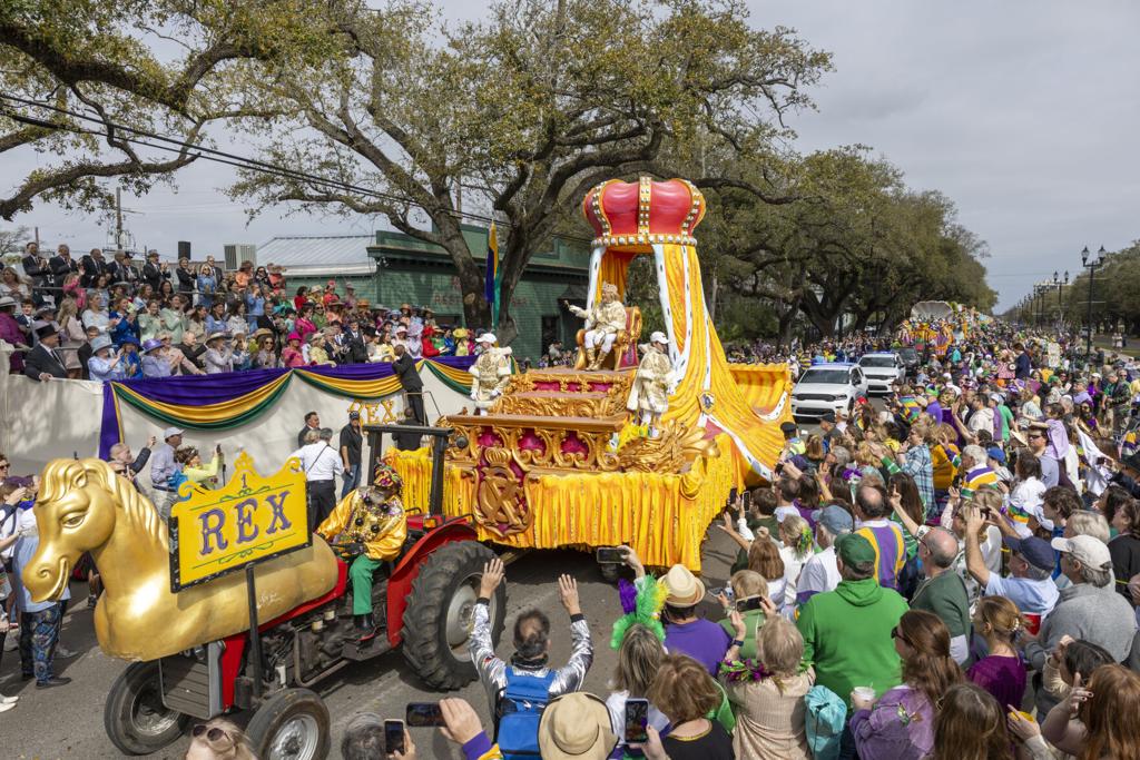rex parade start time