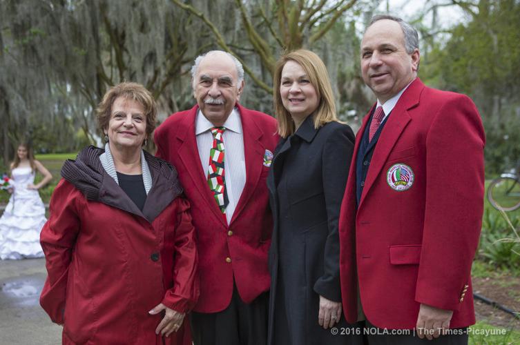 That's amore at Italian American Marching Club pre-parade party ...