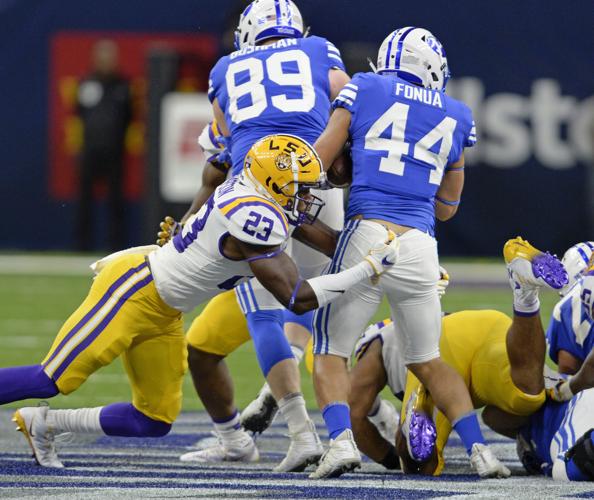 LSU linebacker Corey Thompson overcomes 5 surgeries, dashes thoughts of ...