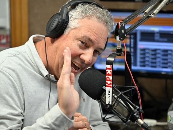 Conservative talk radio host Moon Griffon lobs grenades | Local ...