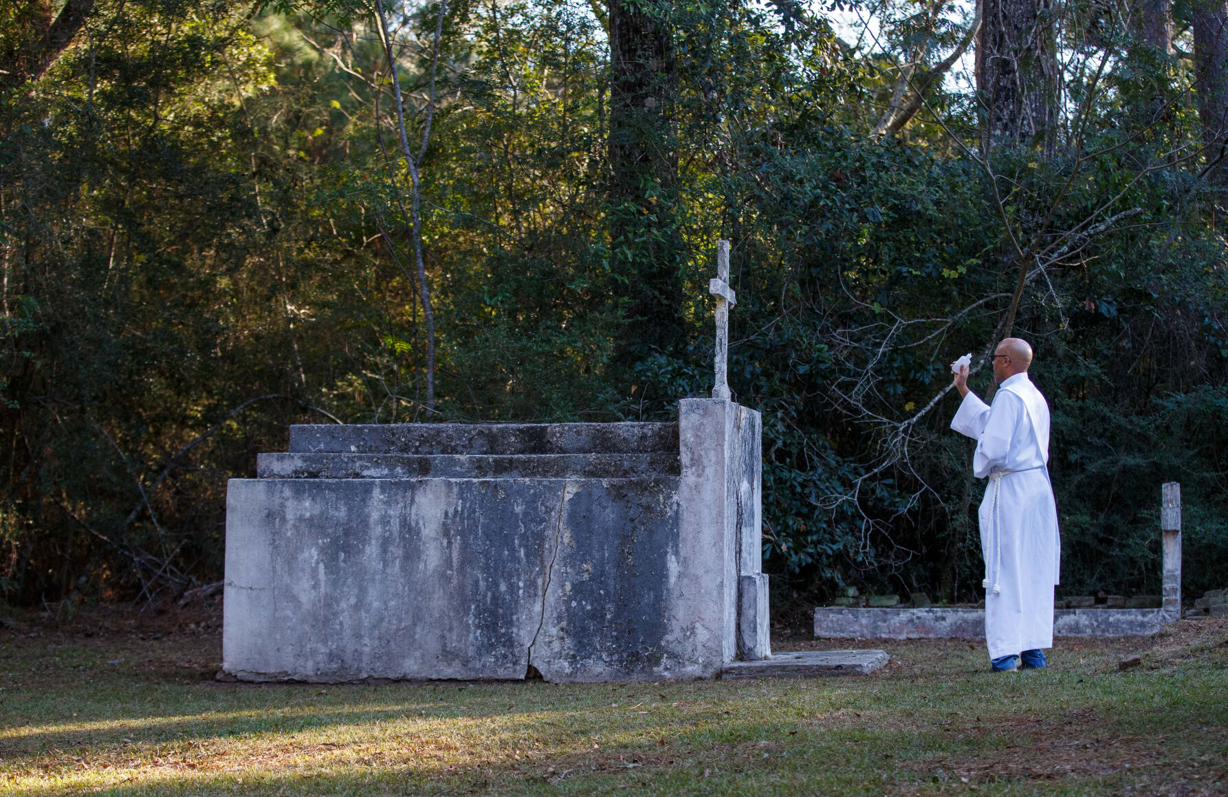 Faith among the tombs: All Saints Day celebrated in Lacombe Louisiana ...