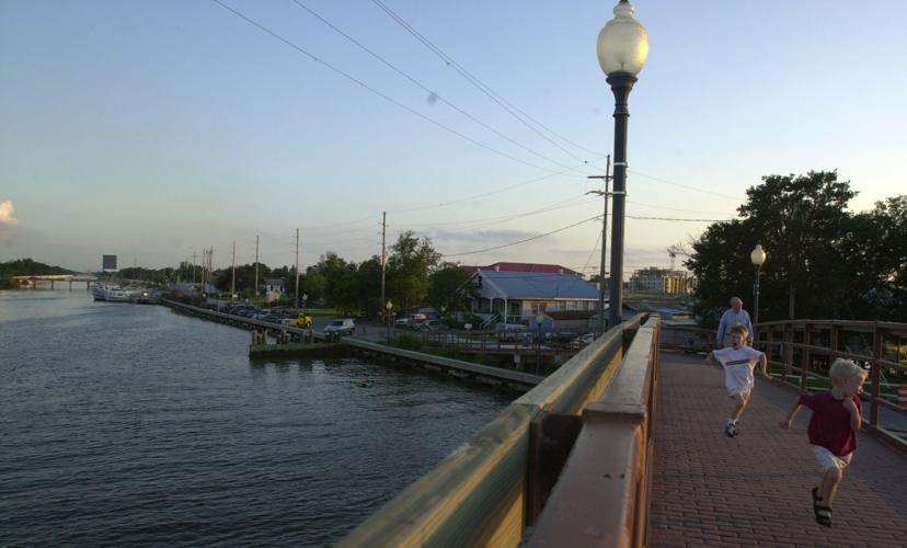 Bucktown waterfront stands on edge of transformation, but residents are ...
