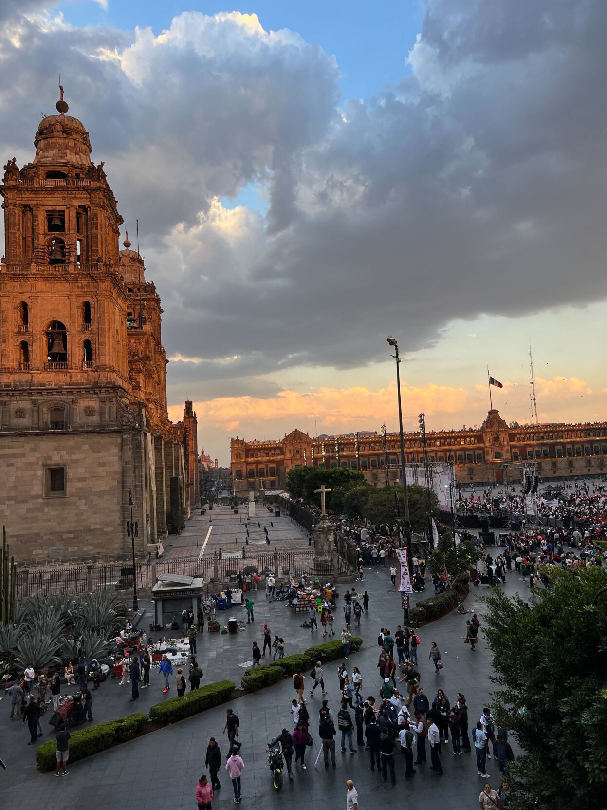 Jan Risher experiences the central square of Mexico City ...