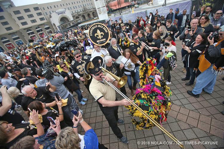 NOLA No-Call Jazz Funeral and Second-Line Parade: photos ...