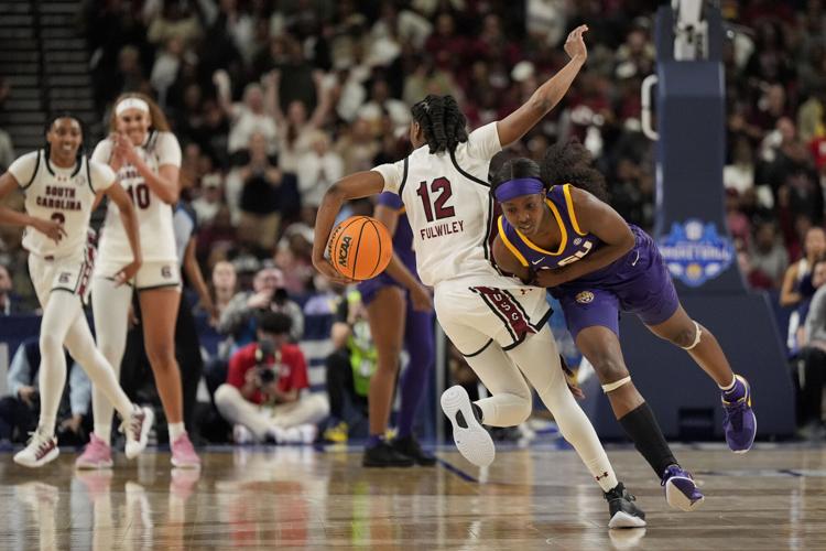 South Carolina beats LSU after both teams' benches ejected | LSU | nola.com