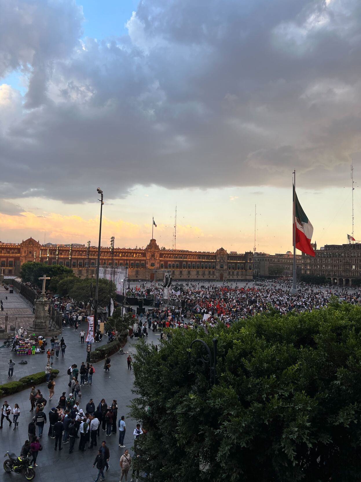 Jan Risher experiences the central square of Mexico City ...
