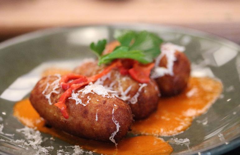 Meril, Emeril's latest, is all over the map: new restaurants in New ...