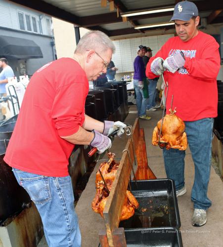 Largest turkey fry in the world? Dawnbusters Kiwanis sold 900 fried ...