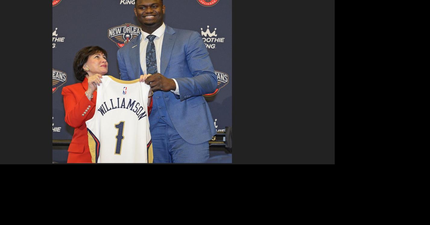 Zion all smiles in New Orleans: Pelicans star talks 'family,' new phone ...