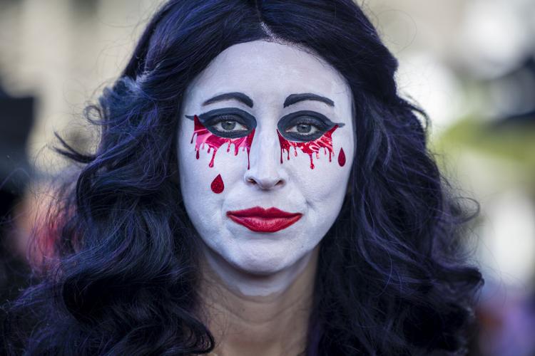 Anne Rice memorial second-line parade draws hundreds of vampire-loving ...