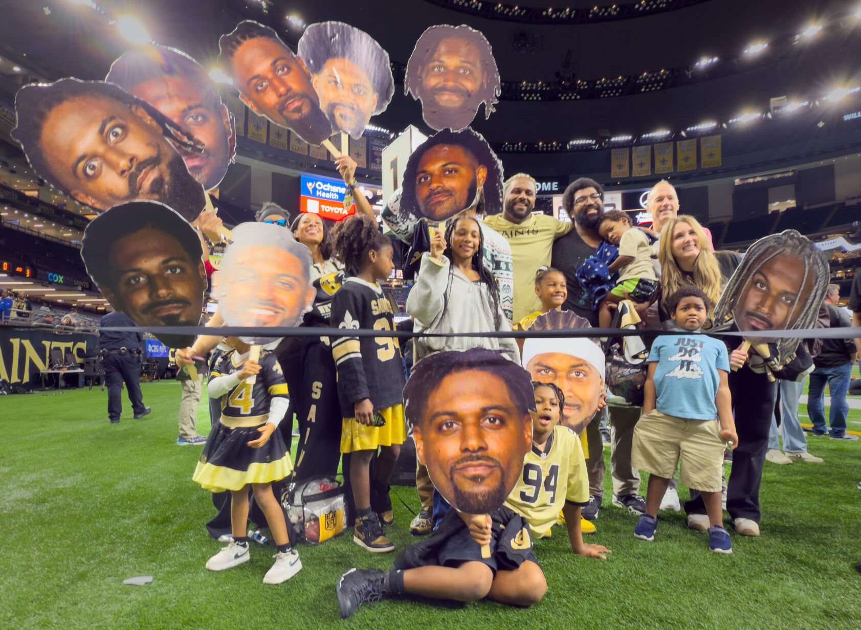 Cam Jordan greeted by family before Saints game vs. Jets | Saints ...