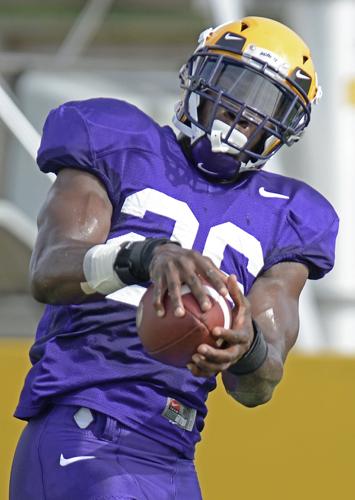 Photos: LSU football gets into rhythm with drills during preseason ...