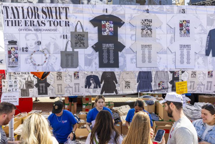 Taylor Swift approves massive friendship bracelet in Nola | Taylor ...