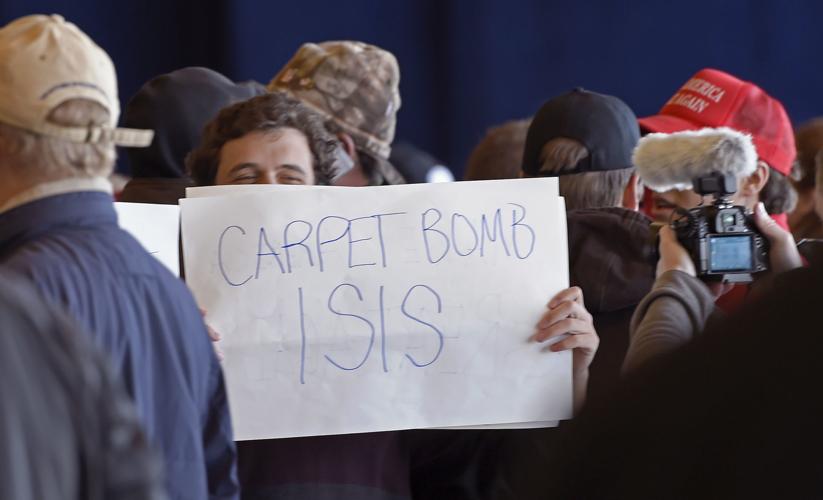 Photos: 1,000s turn out for Donald Trump, big-name politicians at Baton ...