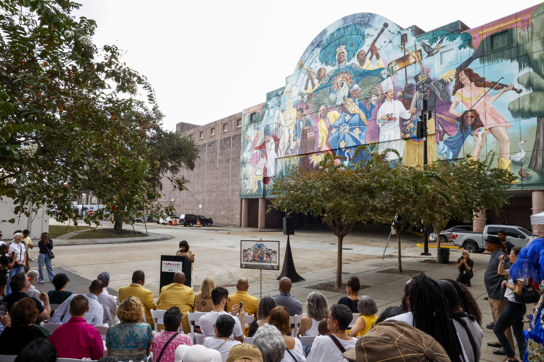 Photos: ‘The Welcoming Committee,’ mural unveiled near the Superdome ...