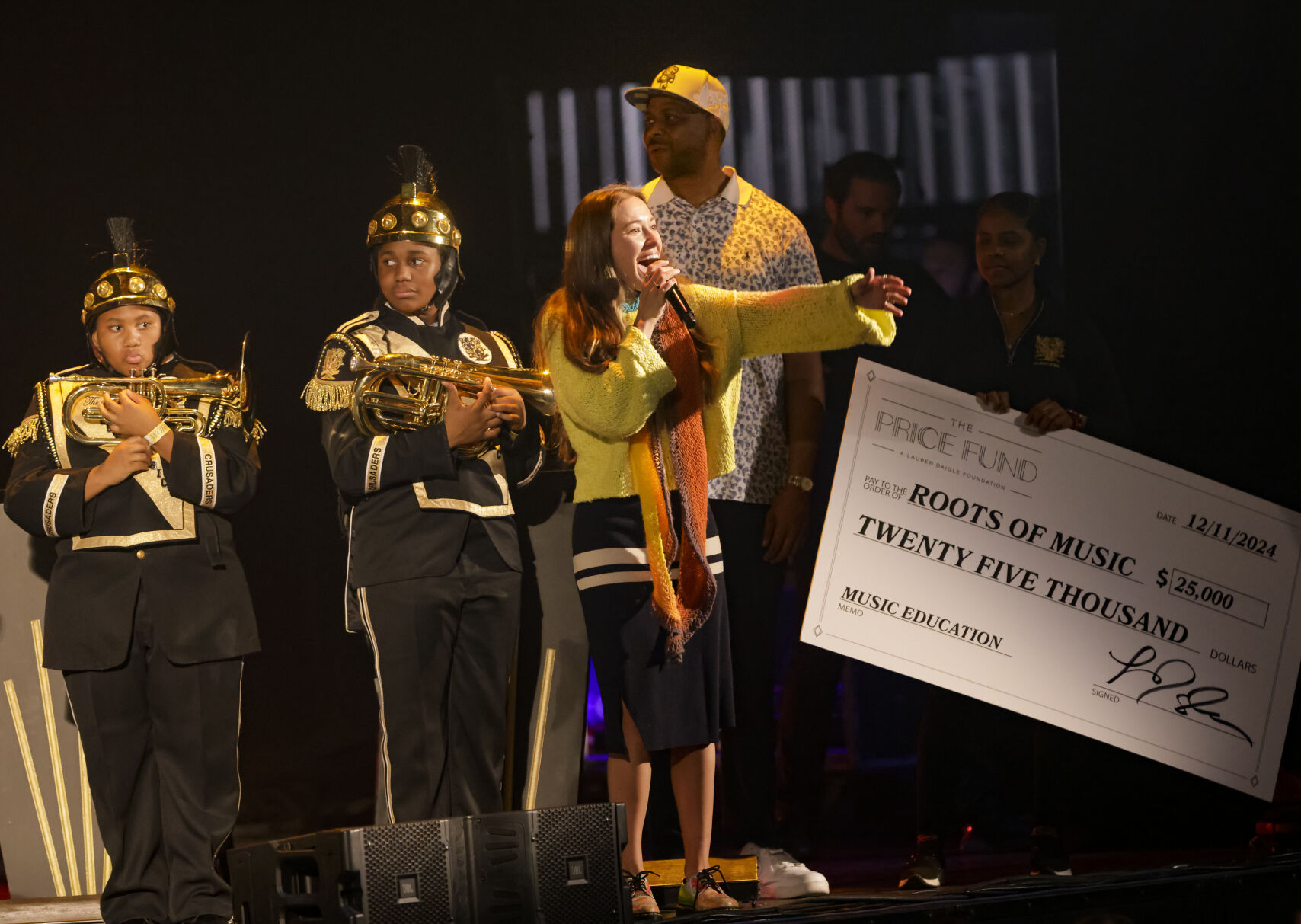 Lauren Daigle worked hard to connect at Christmas show | Keith Spera ...