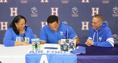 Hannan's Byers signs to play football at Air Force | St. Tammany ...